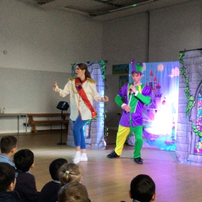 Three Bridges Primary School - Home